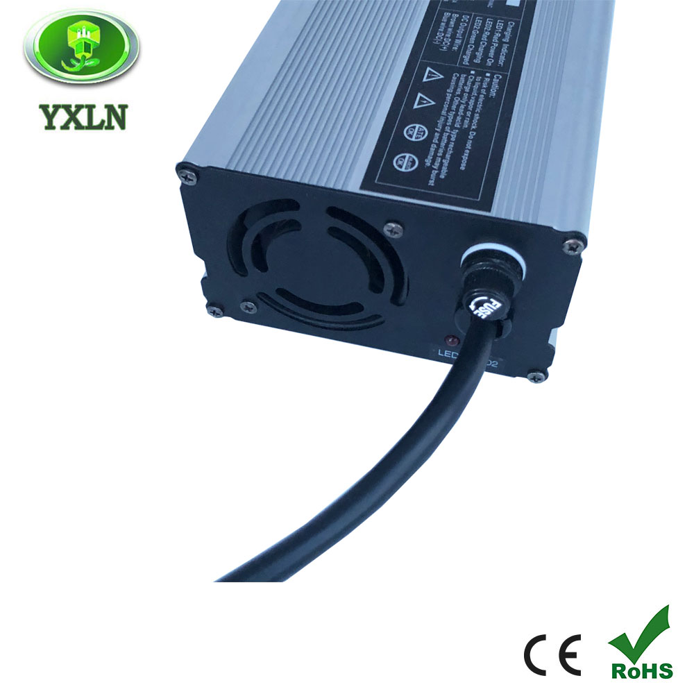 Rohs 6A 84V Lifepo4 / Li Ion 72V Electric Scooter Battery Charger